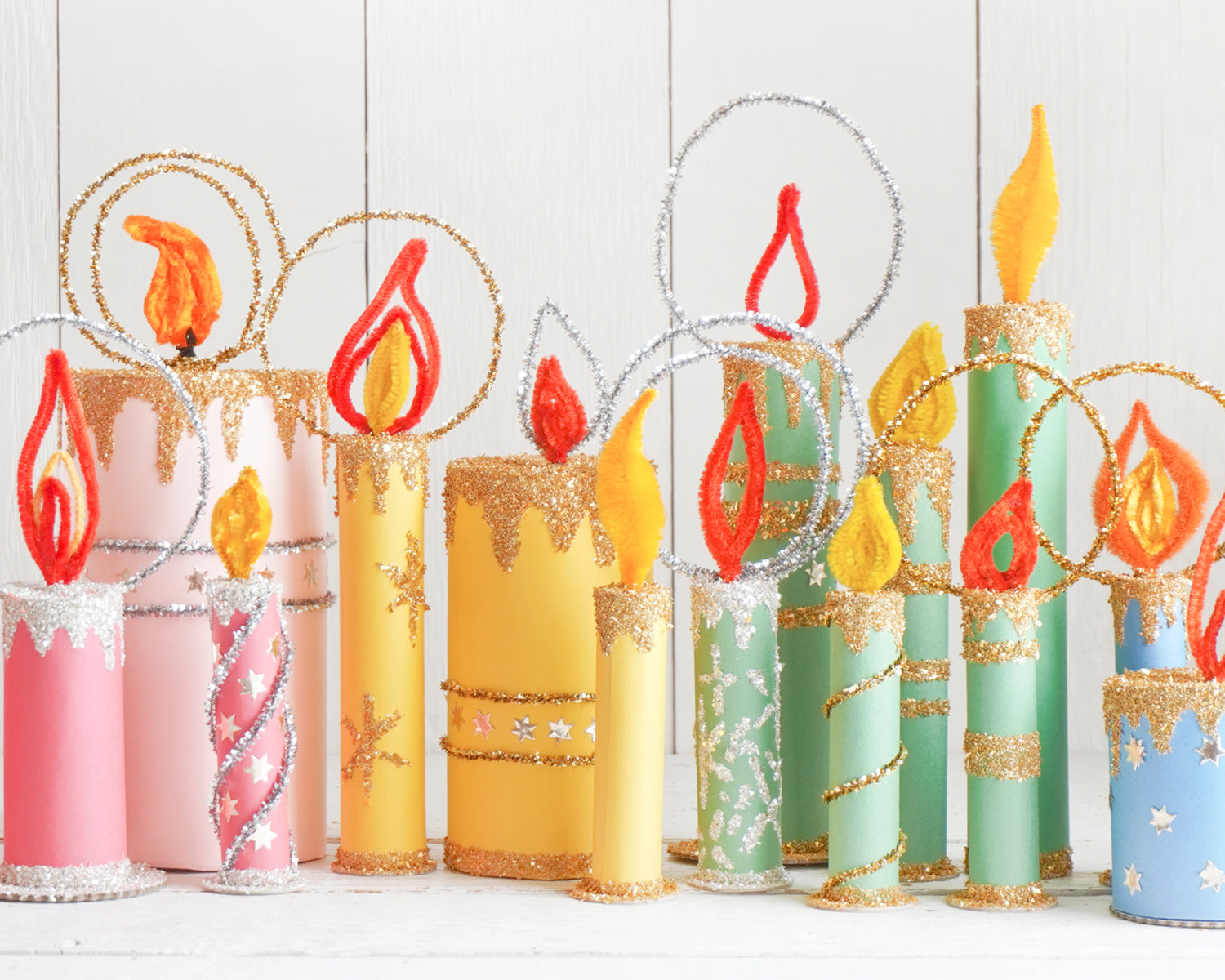 Retro Paper Christmas Candles made from Cardboard Tubes and Paper Roll